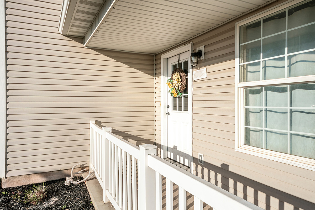 Guide to Picking the Right Color for your Siding - The WNY Company